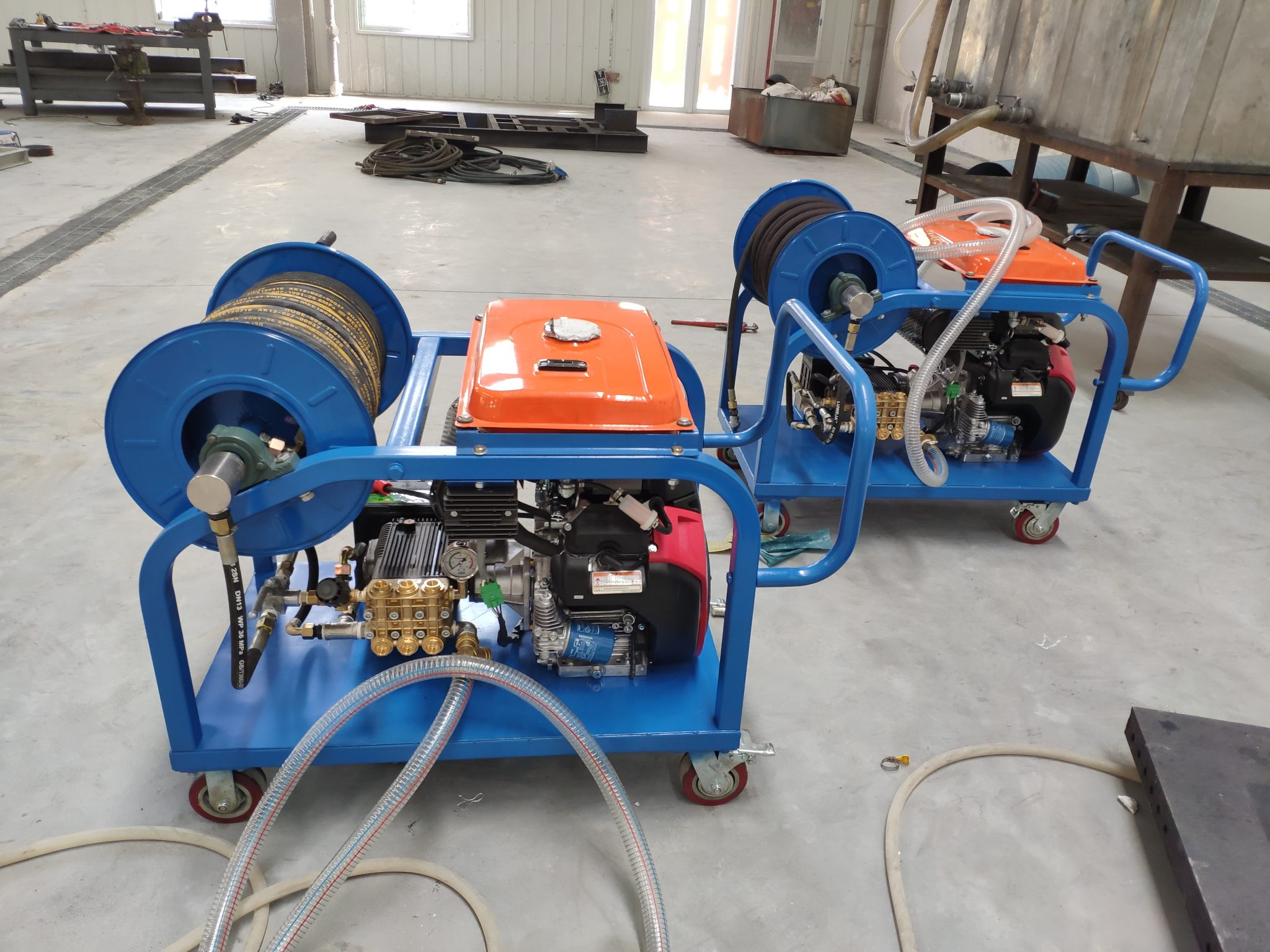 200bar, 41L/min high pressure water jet pipe sewer jetting machine for French customer ...